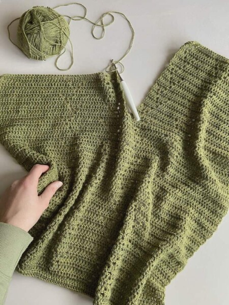 Simple Filet Crochet T-shirt Pattern - Verona Tee | HanJan Crochet