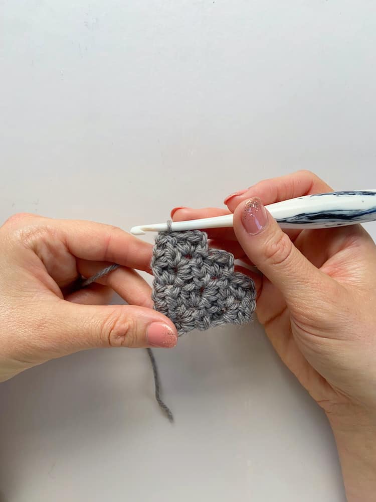 How to Corner to Corner Crochet: Easy C2C for Beginners | HanJan Crochet
