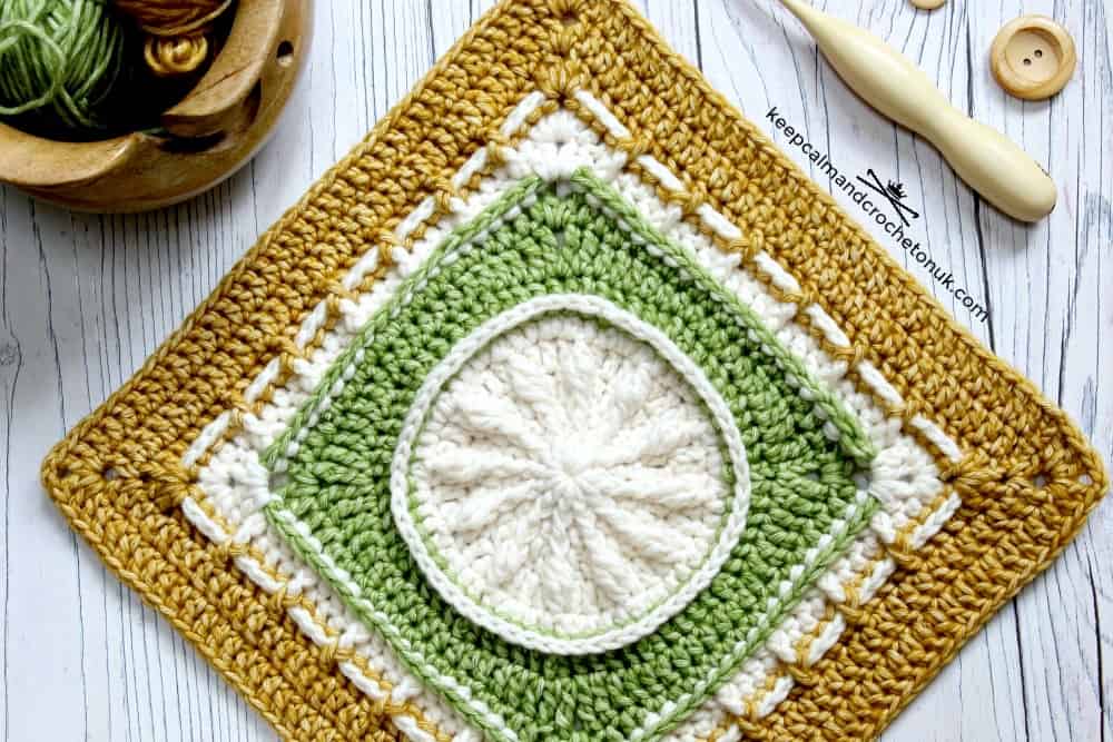 10 Solid Granny Square Patterns | HanJan Crochet