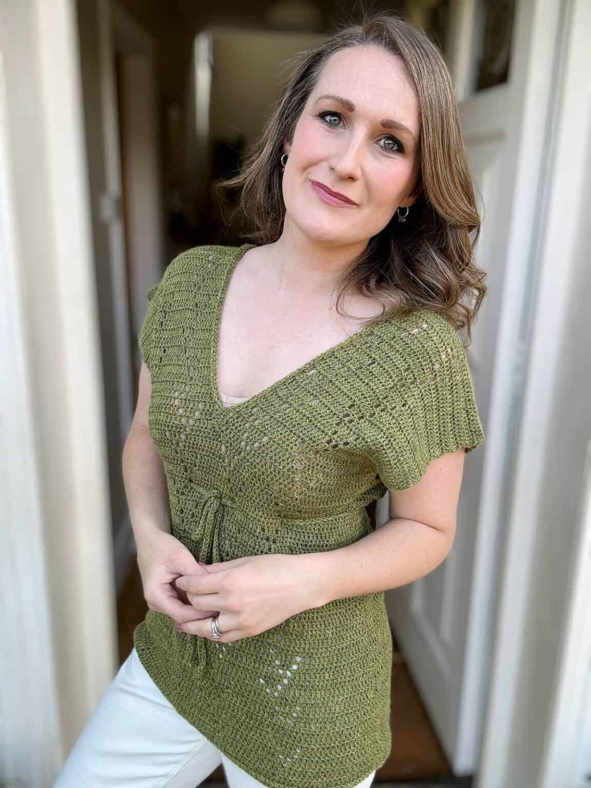 Simple Filet Crochet T-shirt Pattern - Verona Tee | HanJan Crochet